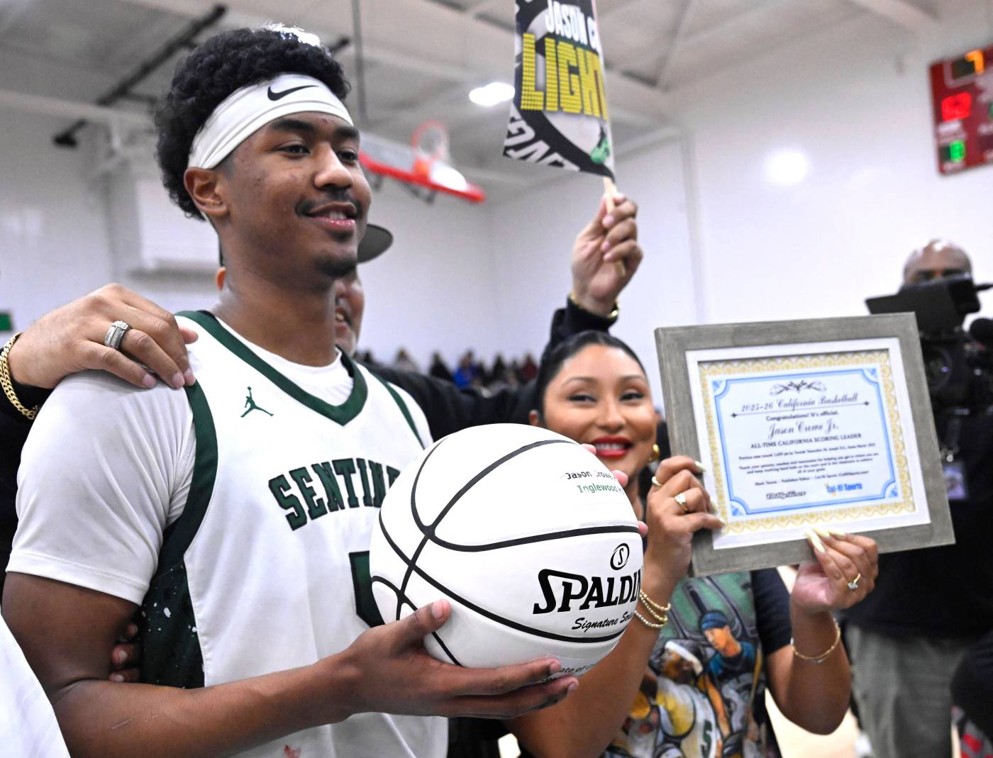 Inglewood’s Jason Crowe Jr. becomes California’s all-time leading ...